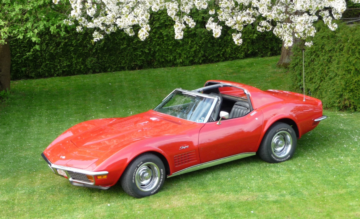 72 Corvette red